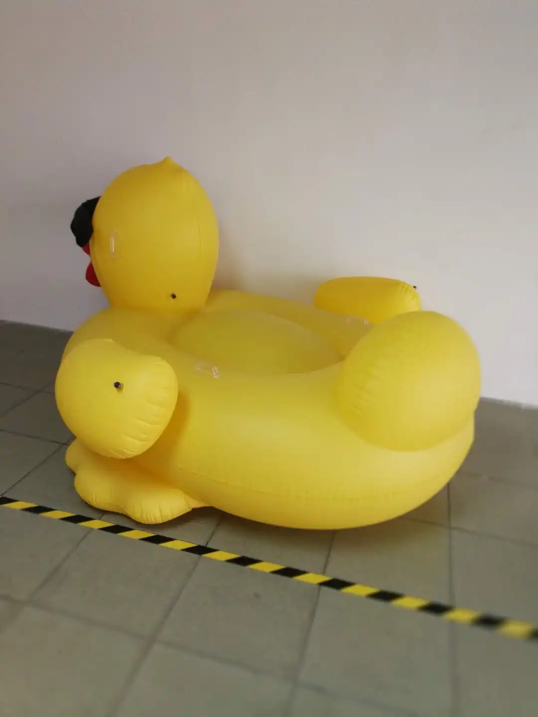 Supply Pvc Inflatable Sunglasses Yellow Duck Water Float Row - Buy ...