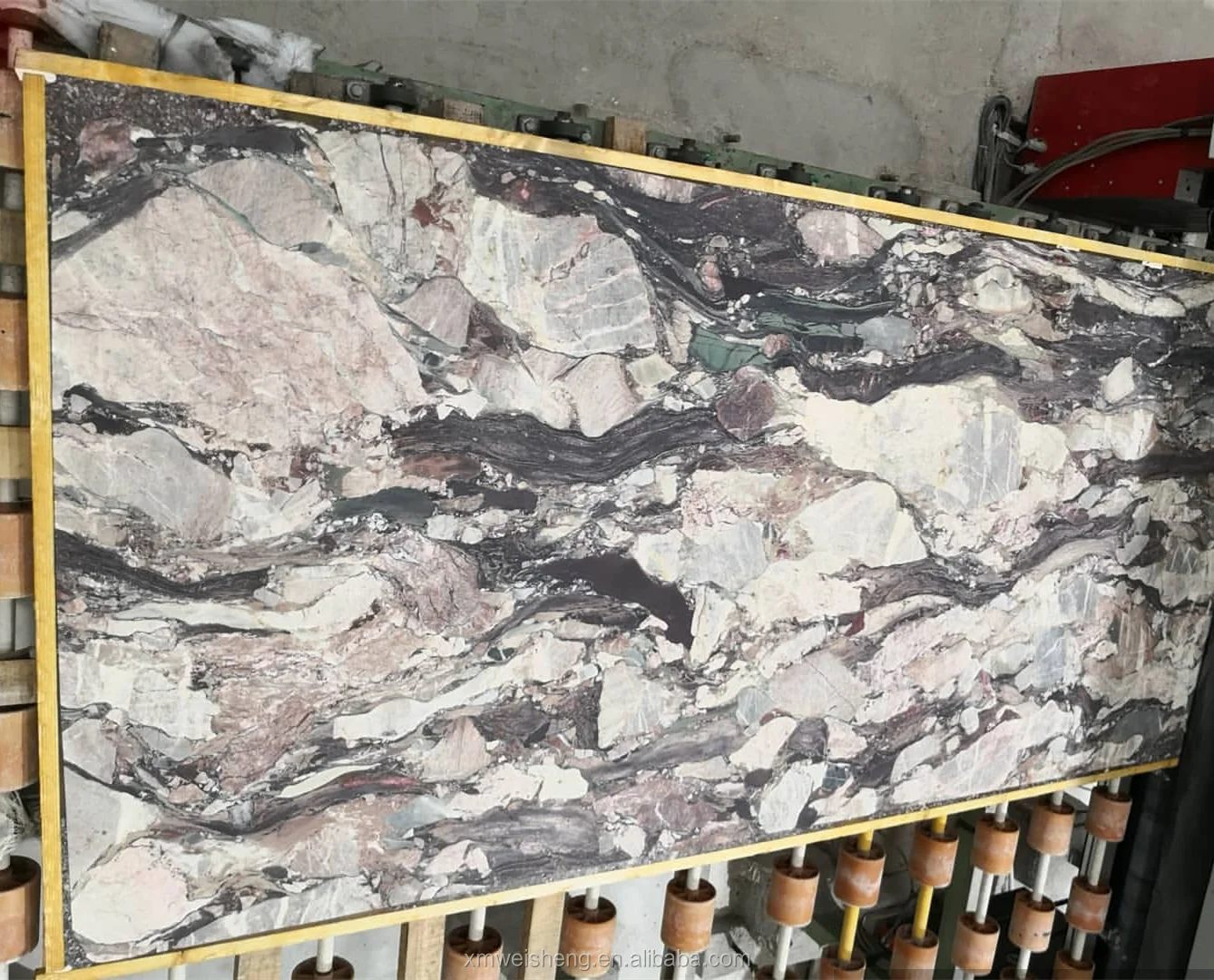 Shop Our Open Bookmatched Marble Slabs for Countertops