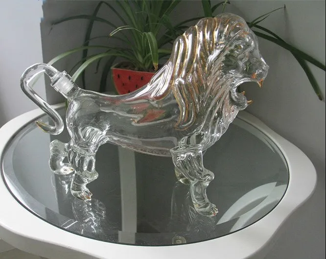 Lion Shaped Glass Decanter - Perfect for Whiskey & More
