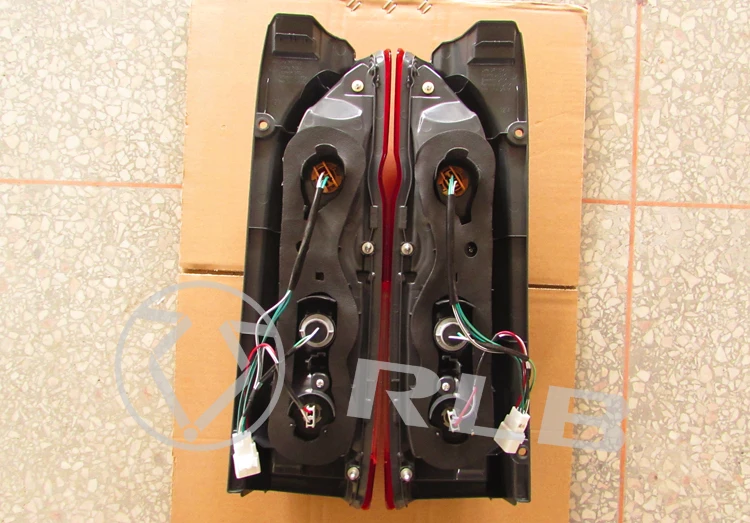 High Quality Tail Lamp With Wire For 2014 Hiace 81550-0o010 R 81560 ...