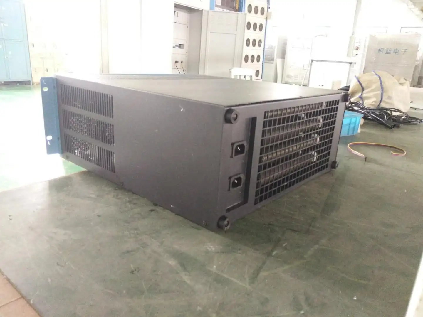 Dual Voltage Load Bank - 4KW Rack Mounted for Data Center