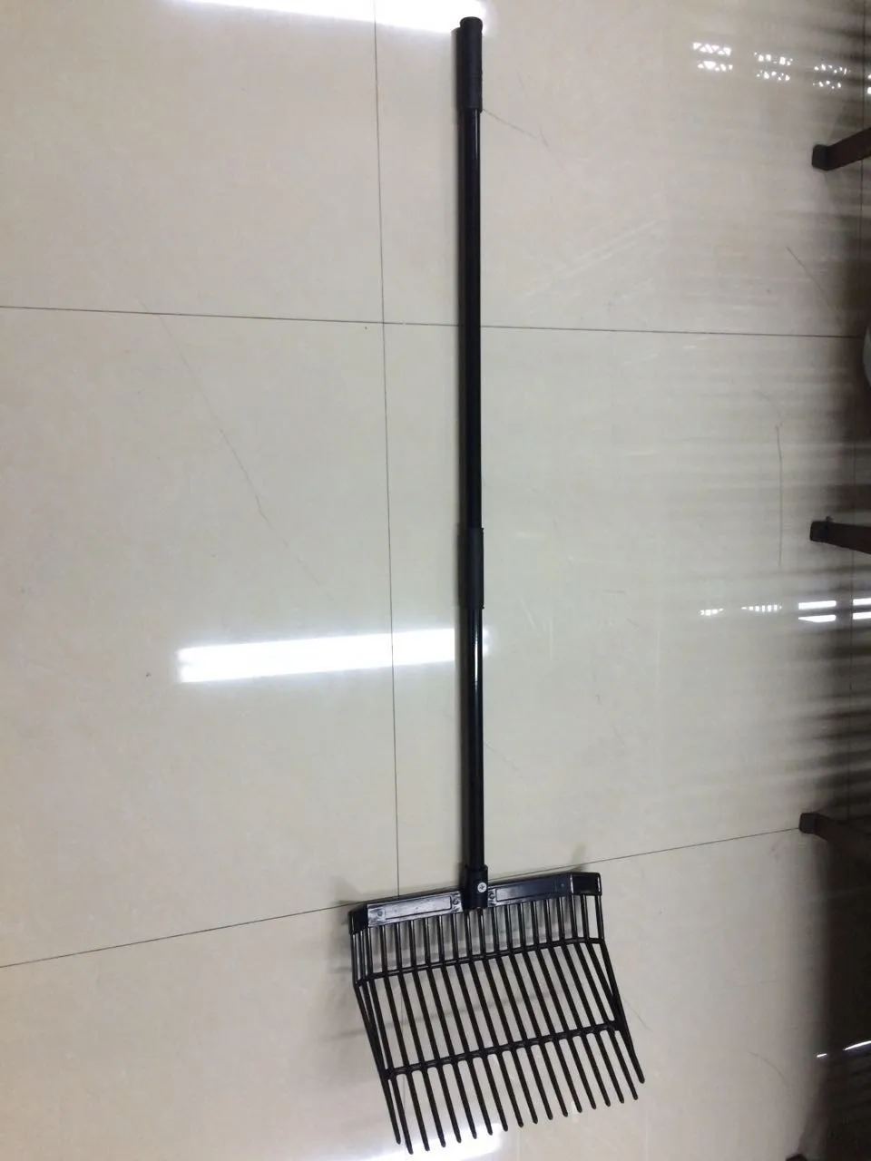 Nl923 Hot Sales New Type Plastic Stall Forks,Plastic Hay Pitchforks ...