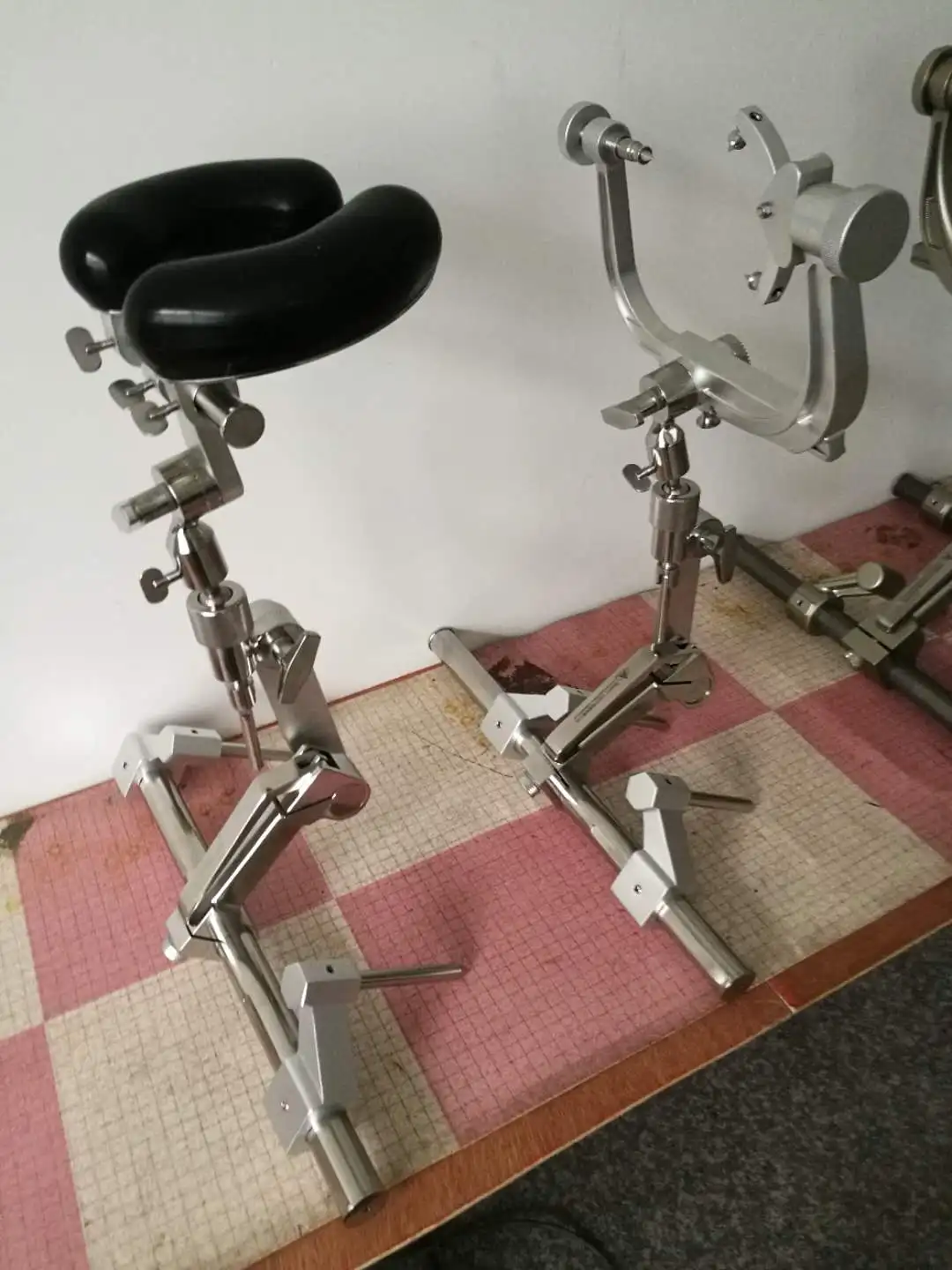 Three-point Head Frame/mayfield Pattern Three Pin Skull Clamp - Buy ...