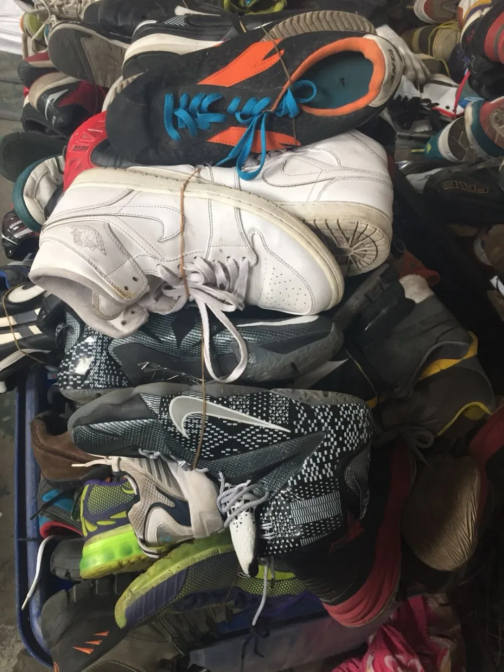 Shop High-Quality Used Men's Shoes Wholesale from USA