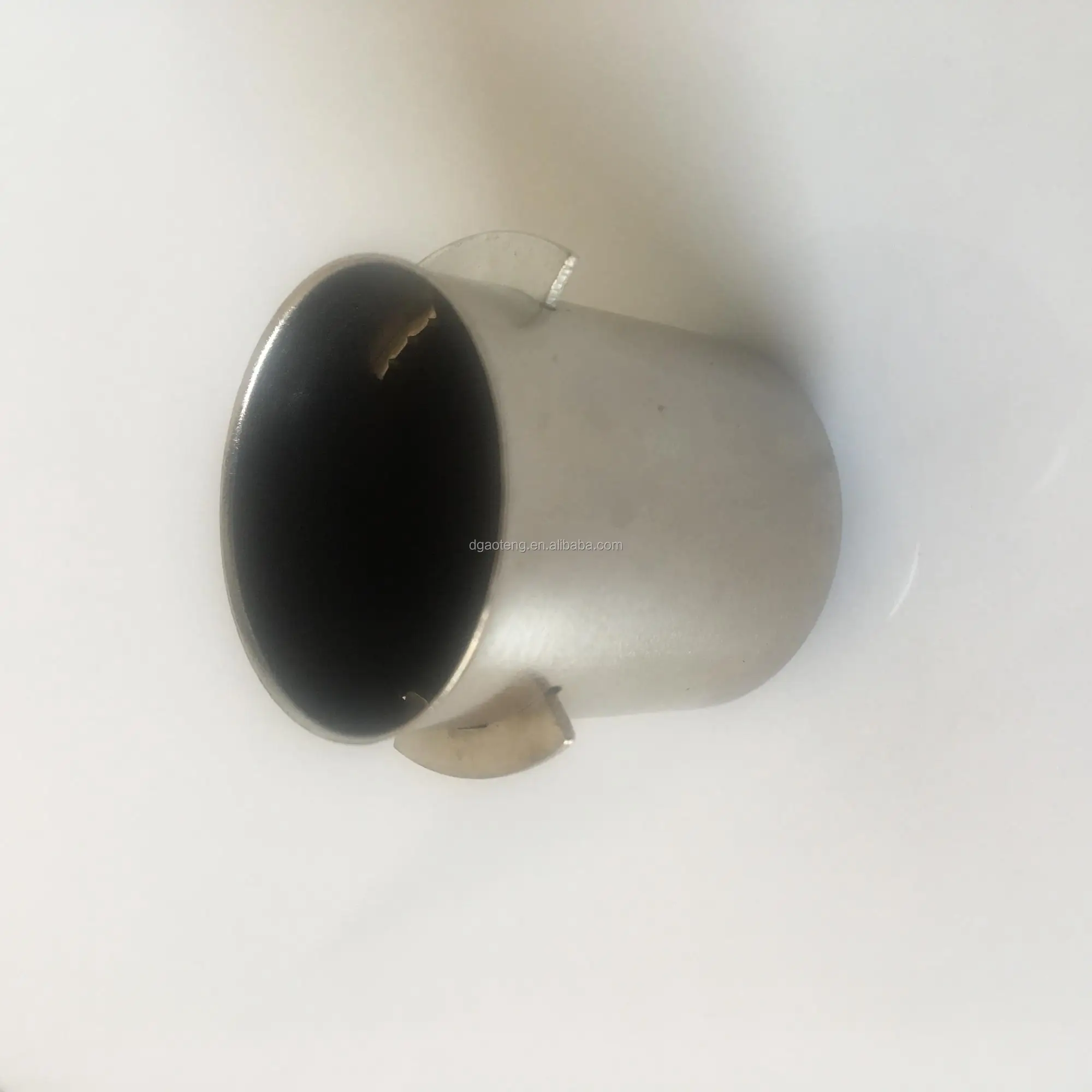 Nickel Plated P28S Lamp Base - Reliable Lamp Holder