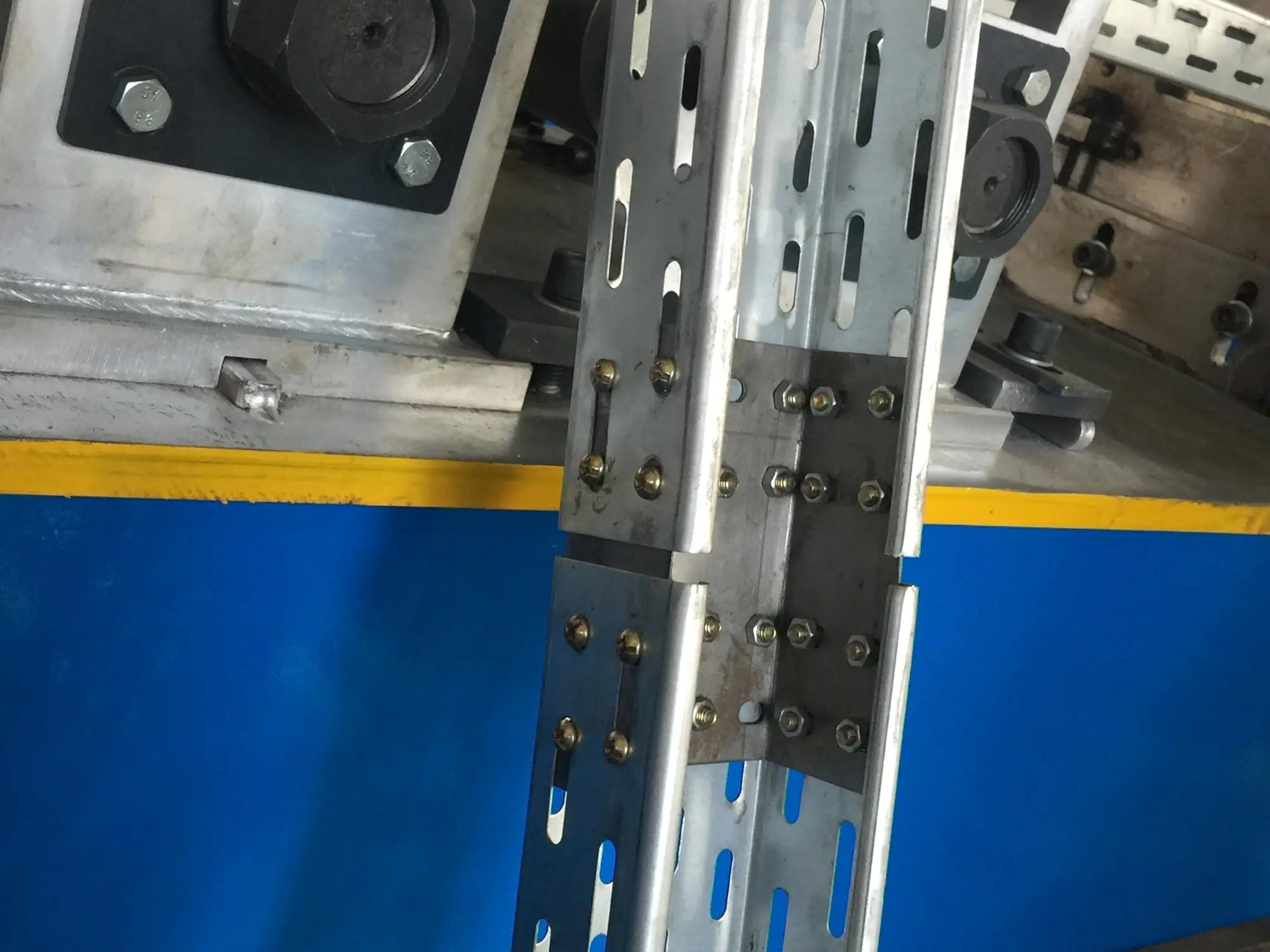 Punching Hole Ladder Cable Tray Machine Manufacturing