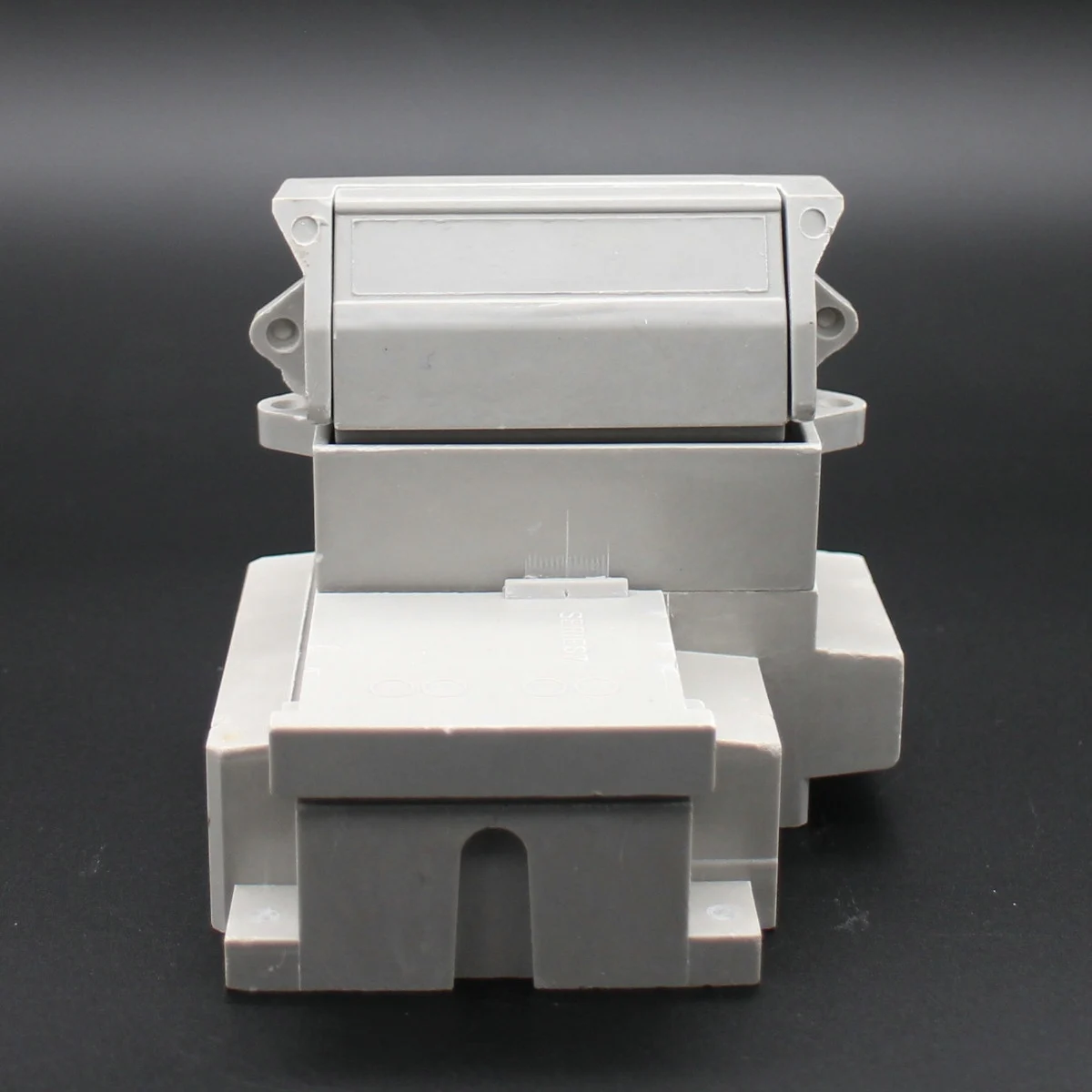 Bakelite Single Cutout 200 Amp Fuse - Reliable Safety