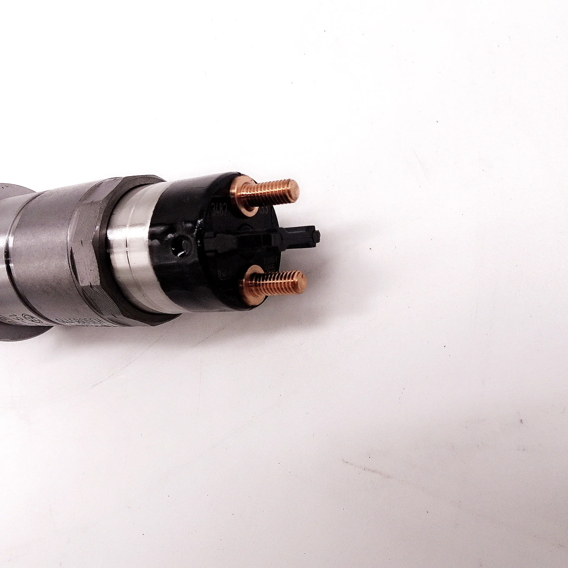 High-quality Fuel Injector 4993482/0445120133 for Diesel Engines