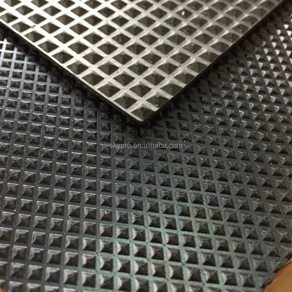 Commerical Anti-Slip Pyramid Pattern Rubber Mats - Durable