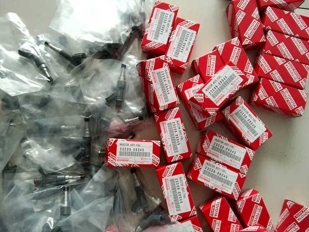 Fuel Injector 23209-09045/23250-09045/23250-75100 Auto Spare Parts ...