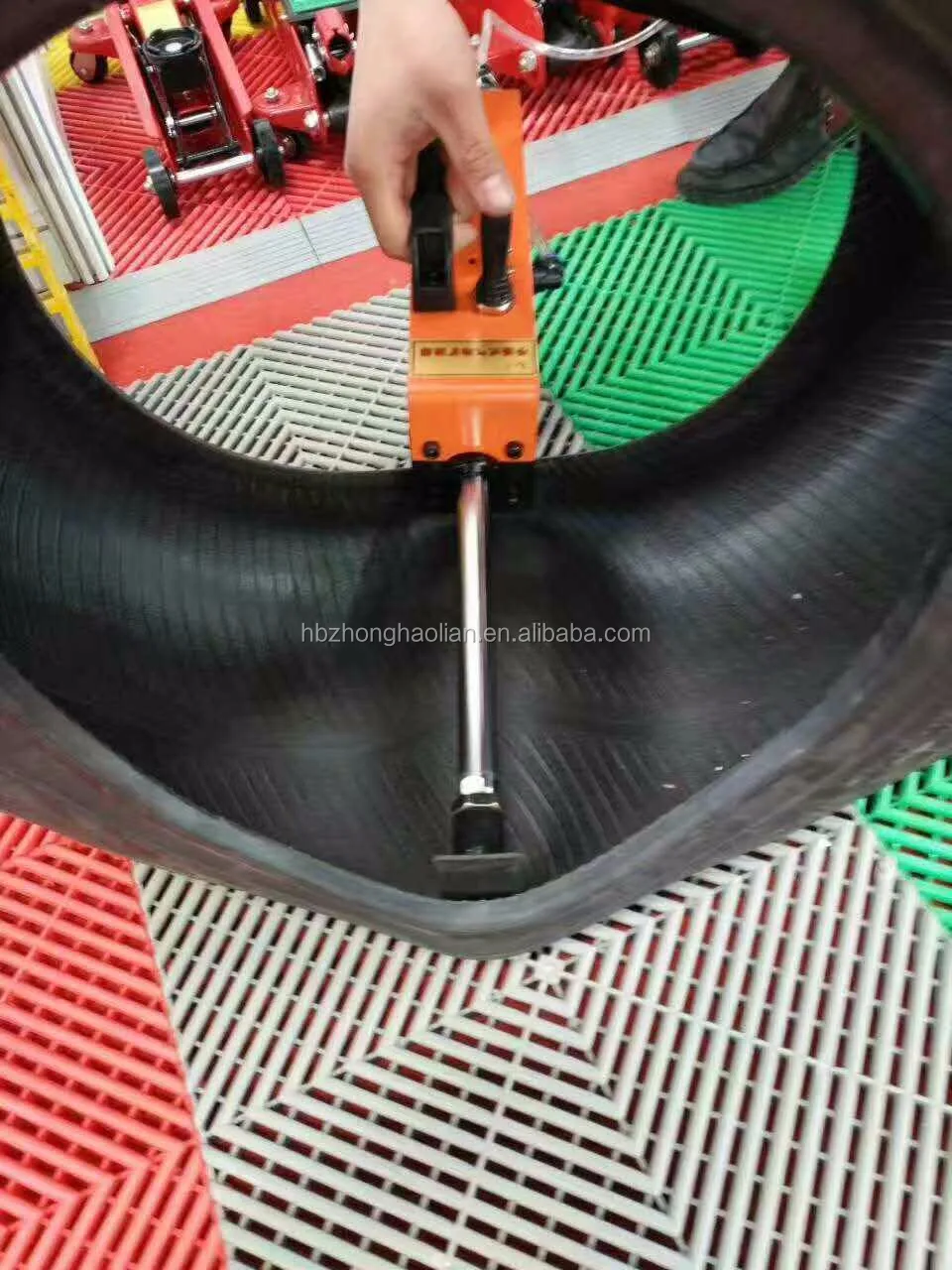 High Quality Portable Expander - Pneumatic Tire Spreader
