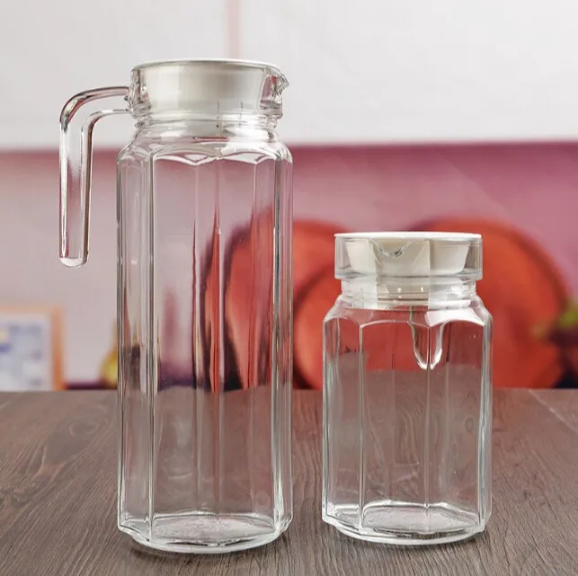 2-liter Glass Pitcher with Lid - Sustainable & Versatile