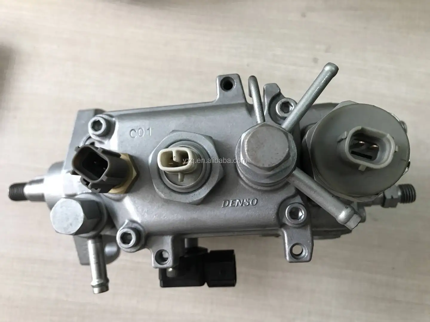 Auto Engine Parts Fuel Injector Pump 22100-5D180 for Hiace