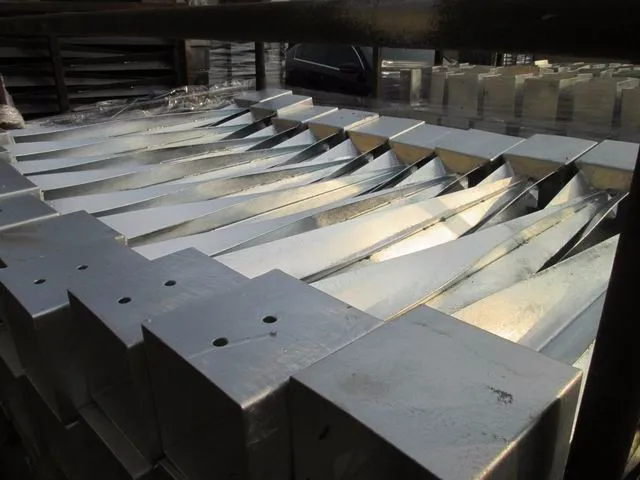 Hot Sale Metal Galvanized Drive In Post Support Spike Fence Pole Anchor ...