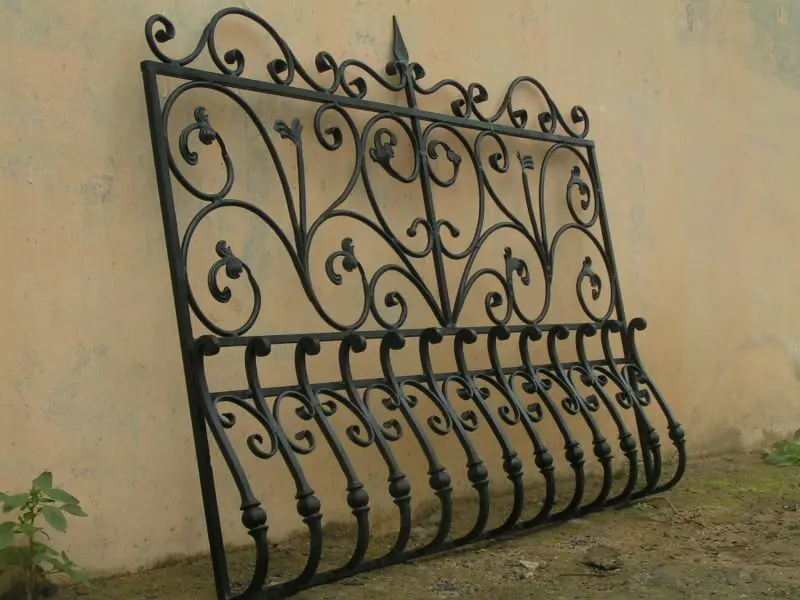 Decorative Wrought Iron Window Grill Design - Durable & Stylish