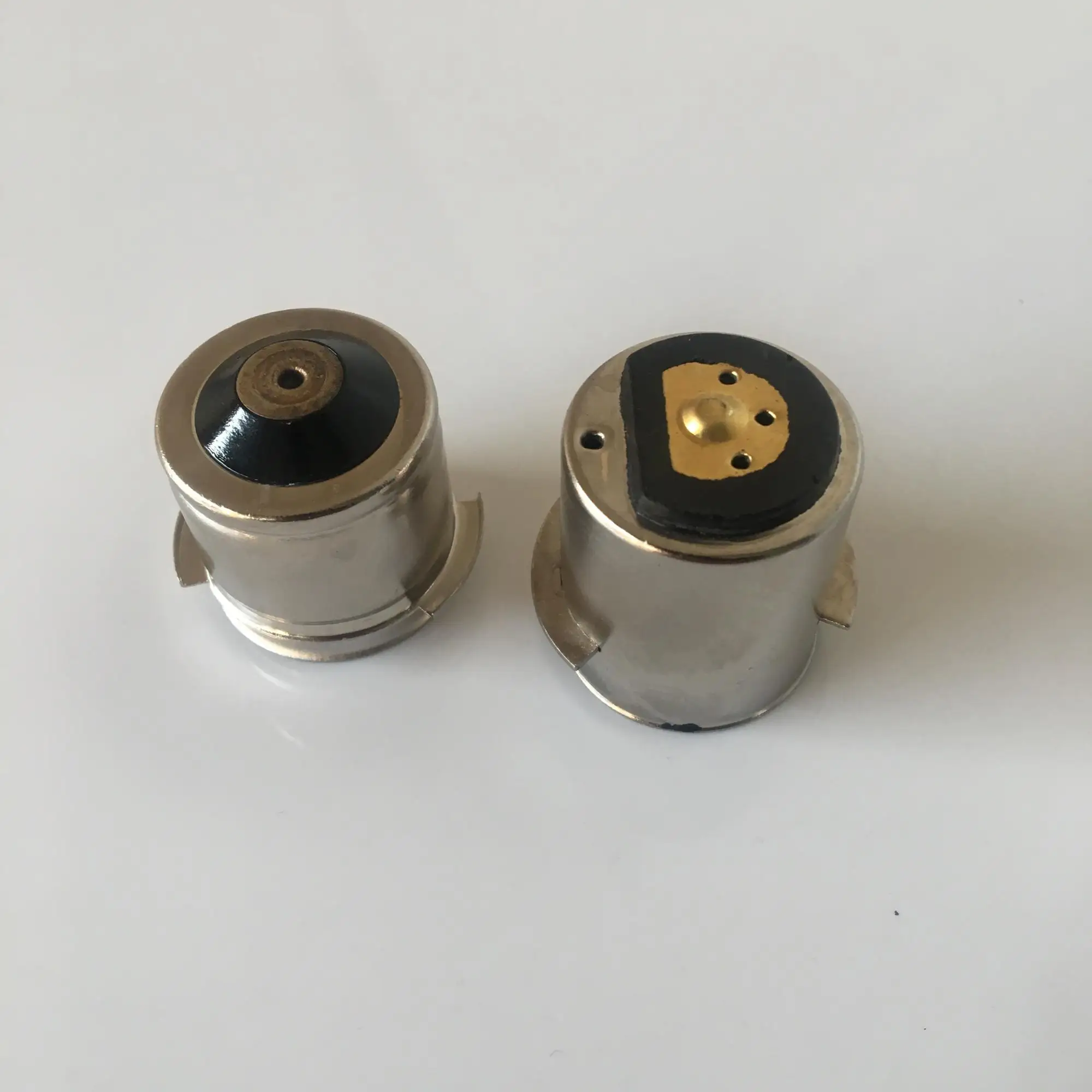 One-piece P28s Lamp Holder Rohs Copper Nickel Plated P28s Lamp Cap ...