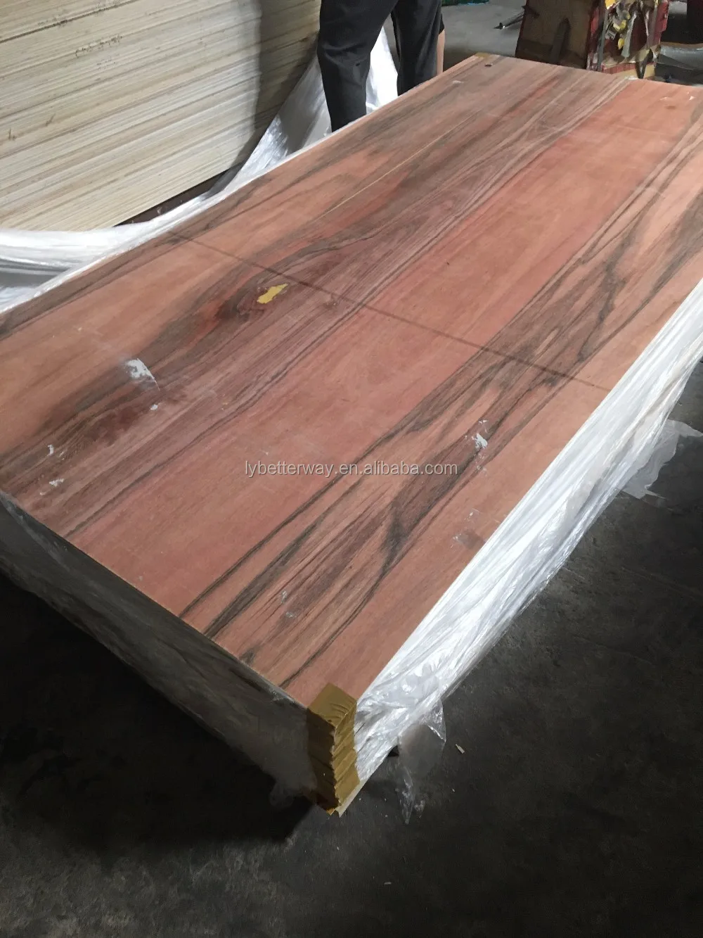 Glossy Poly Coated Plywood - Durable & Stylish Solutions