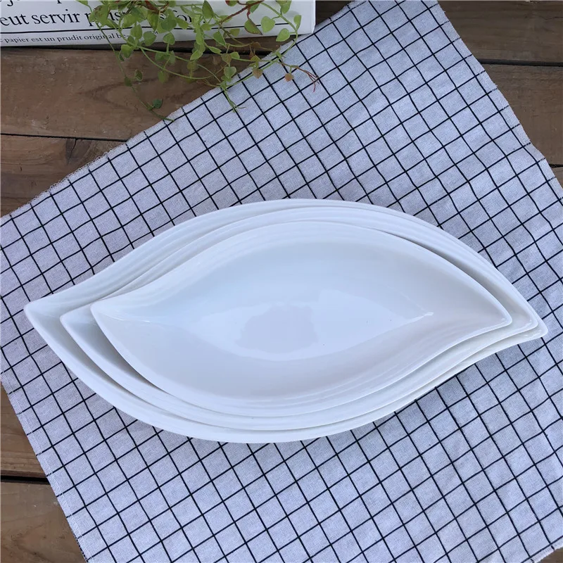 Creative Fashion White Ceramic Plate Boat Shape For Snacks Usage - Buy ...