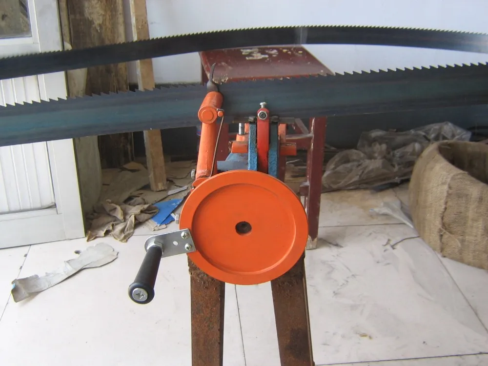 Teeth Setter Machine for Woodworking – Setting Bandsaw Blades, OEM