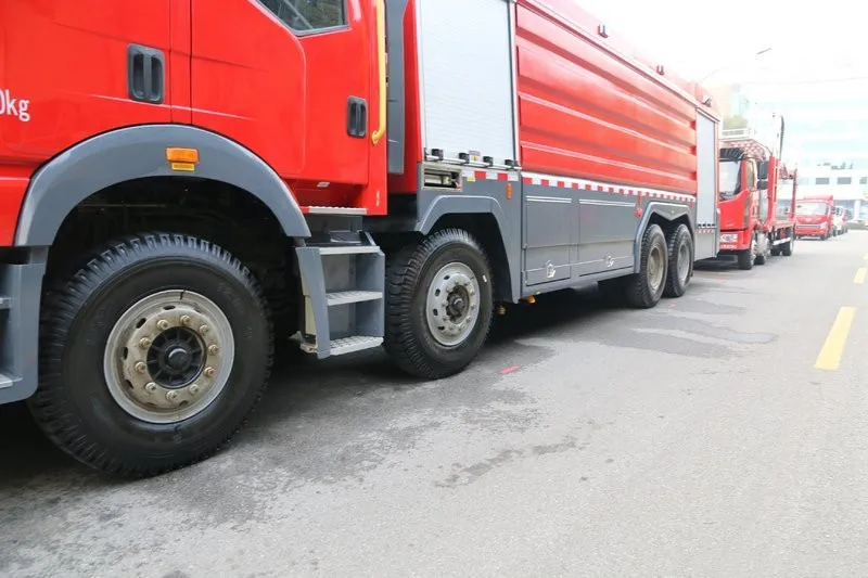 FAW Fire Truck with 8X4 Water Foam Dry Powder Heavy Fire Engine for ...