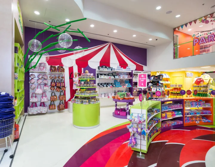 Modern Style Candy Shop Interior Design - Colourful Decorations