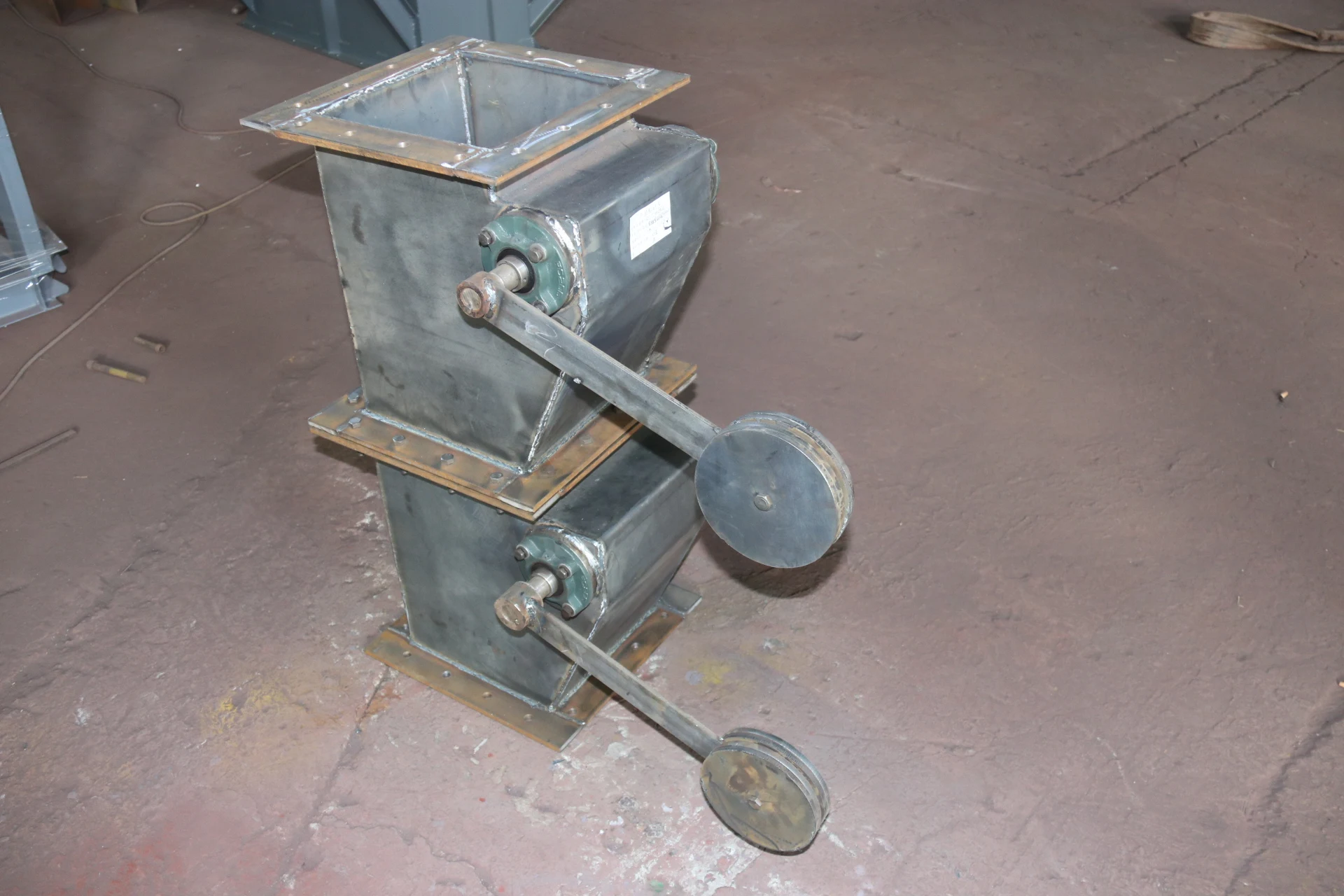 Double Flap Gate Valve Airlock for Efficient Material Handling