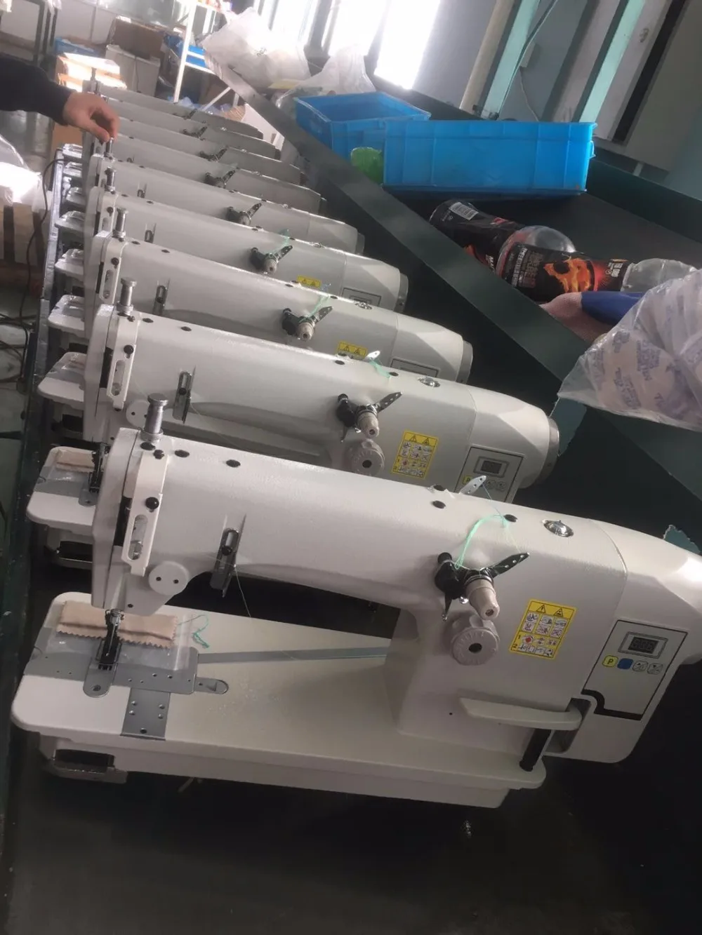 Pa390-3n Flat Bed 3 Needle Chain Stitch Sewing Machine Three Needle ...