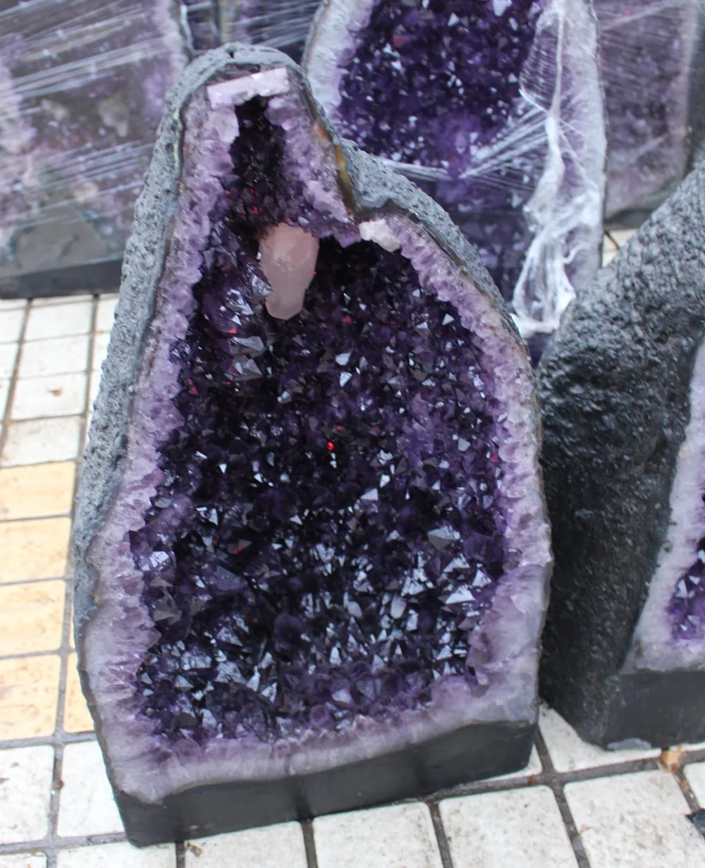 Hot Sale Natural Small And Large Amethyst Geodes,Brazil Amethyst Geodes ...