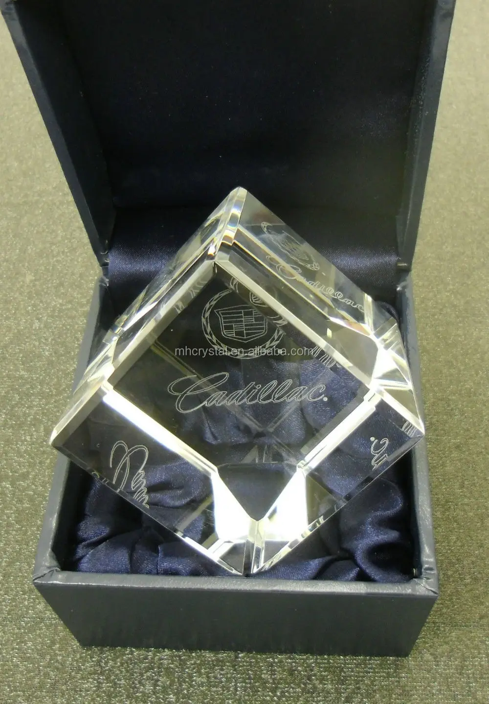 Crystal 3d Etched Engraved Hologram Cube Paperweight Mh-f0458 - Buy ...