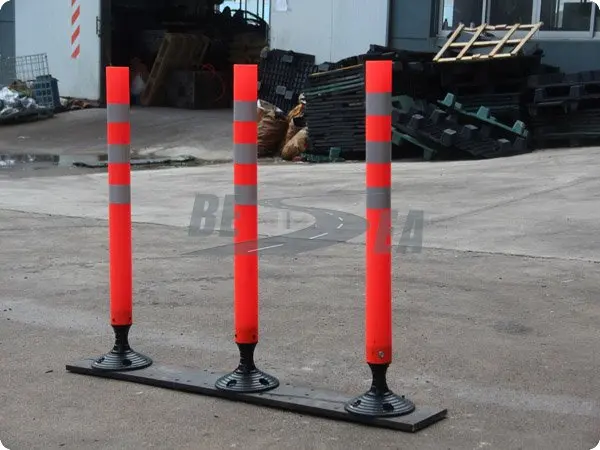 Recycled Polypropylene Plastic Road Surface Mount Channelize Bollard ...