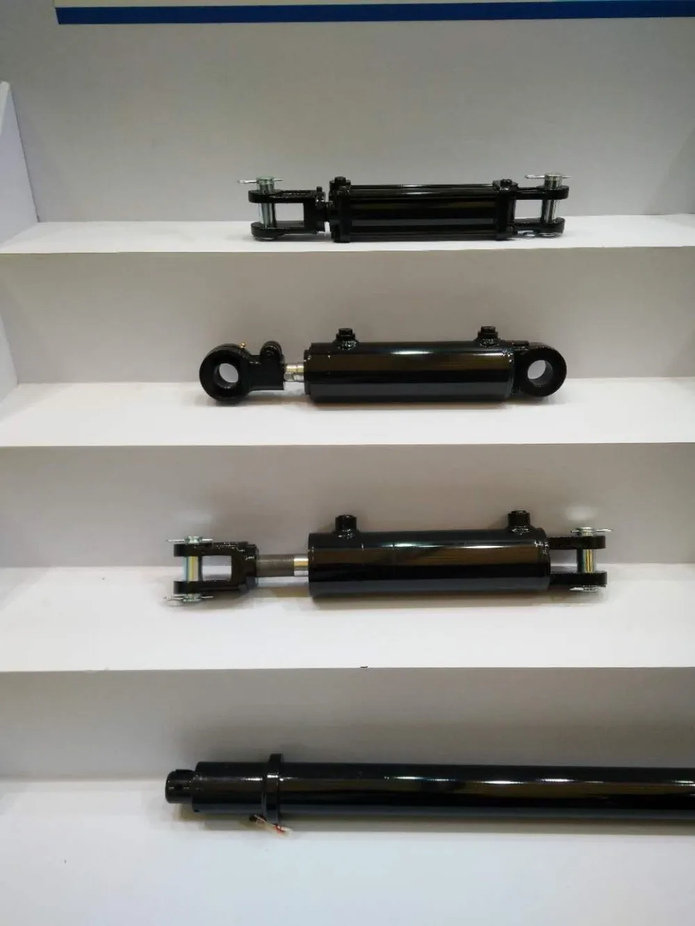 tractor loader hydraulic cylinder Products from Yantai Rima Machinery ...