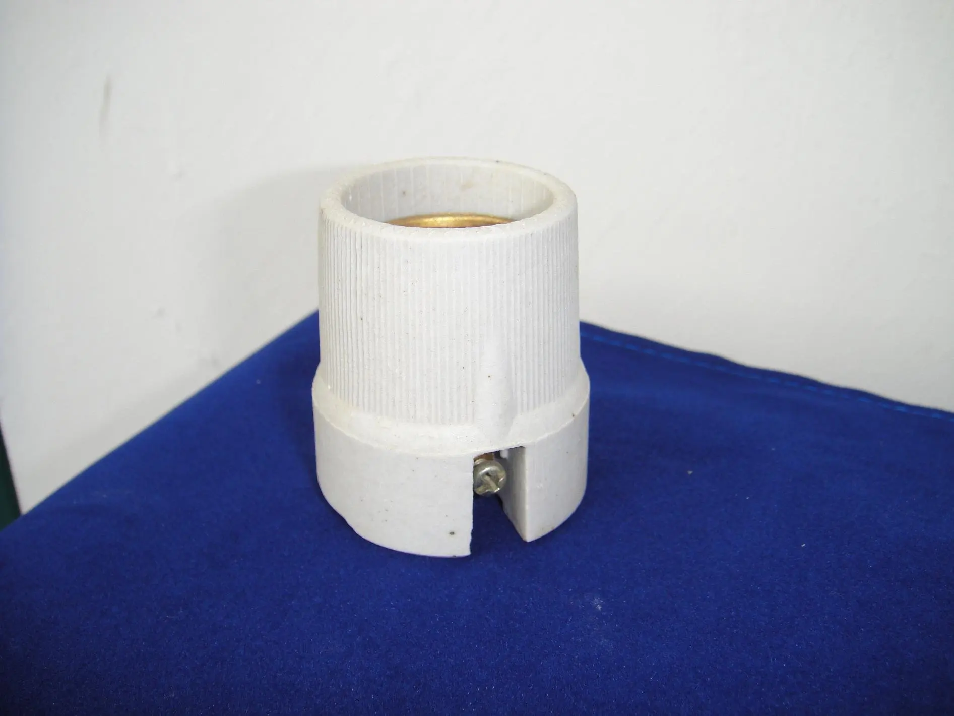 Ce Rohs Listed South American Ceramic Screw Shell Porcelain E27 ...