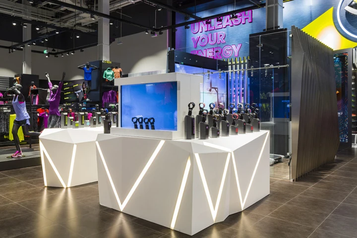 Metal Sports Goods Display Racks - Interior Design for Sports Shops