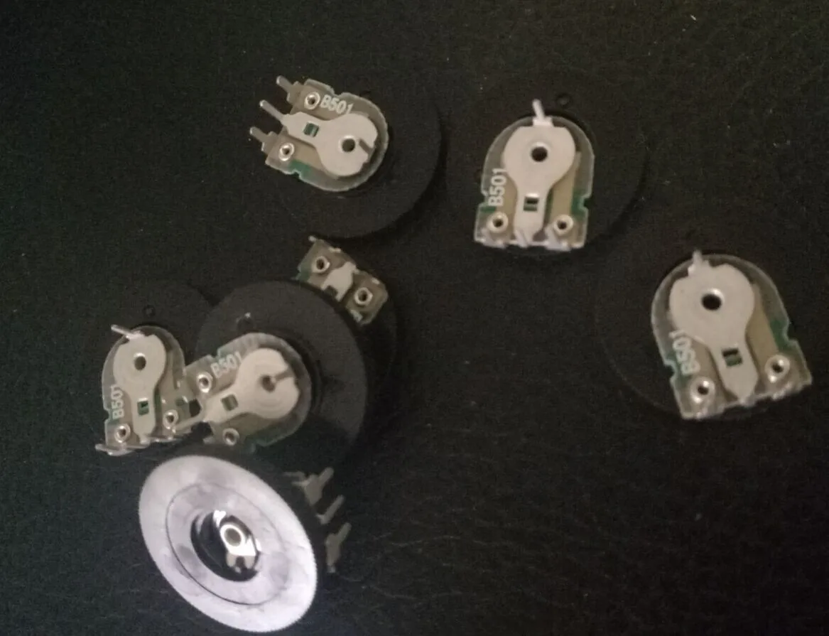 16mm Thumb Wheel Potentiometers B1K - Carbon Composition