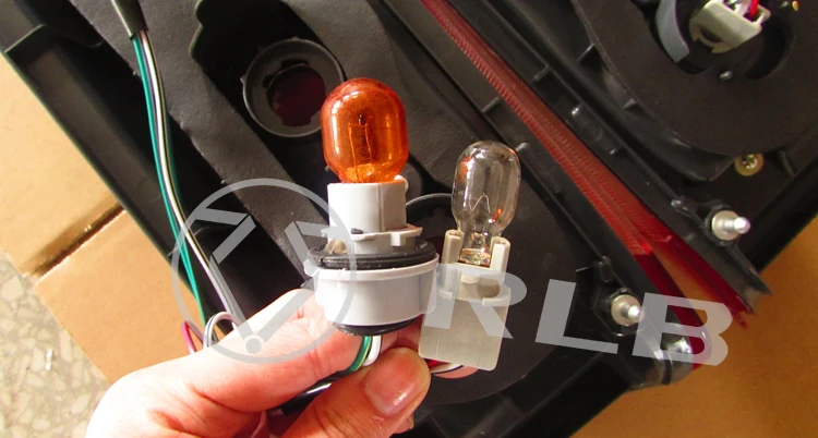 High Quality Tail Lamp With Wire For 2014 Hiace 81550-0o010 R 81560 ...