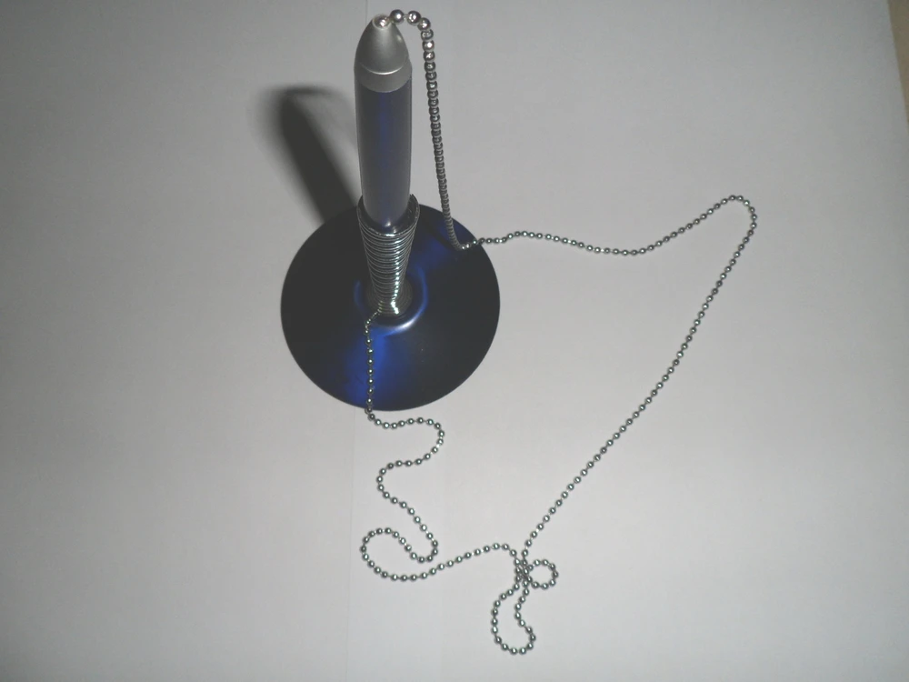 Metal Desk Pen Bead Chain Ballpoint Pens With Metal Circular Base Pens ...