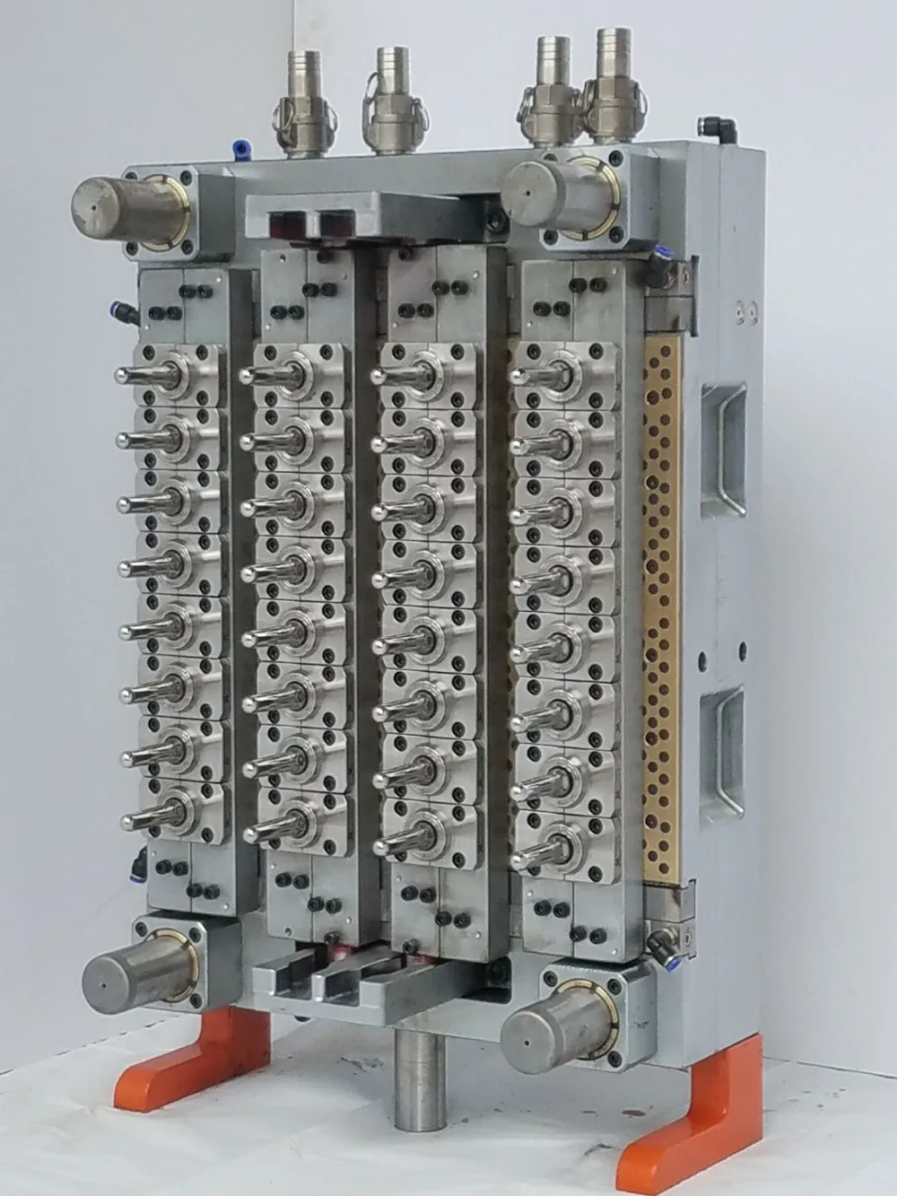 28mm Valve Gate Pet Plastic Injection Preform Mould Mold - Buy 28mm ...