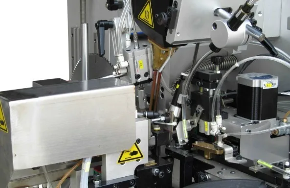 Robot Tipping Brazing Machine with Automatic Feeding Saw Blade Device