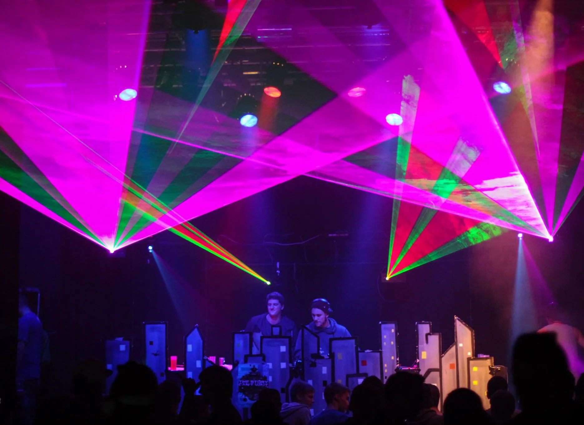 Professional 4W RGB Laser Stage Light - 30000 Hours Lifespan