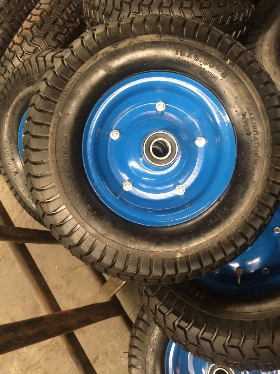 Australia Stanley 6 Cuft Poly Wheel Barrow Awb6p Building Tools And ...