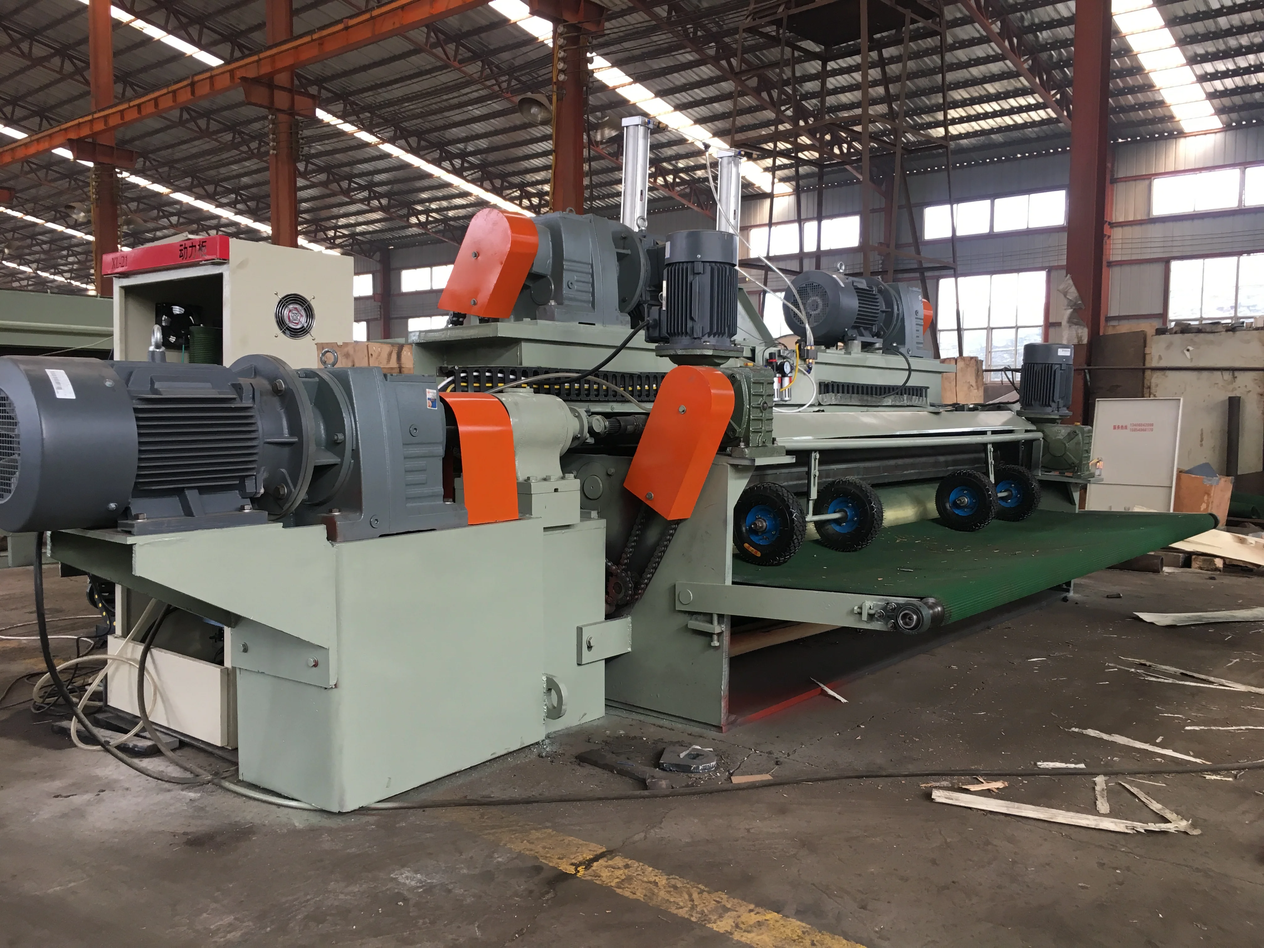 0.3mm Face Veneer Peeling Machine Full Automatic 8ft Spindleless Face ...