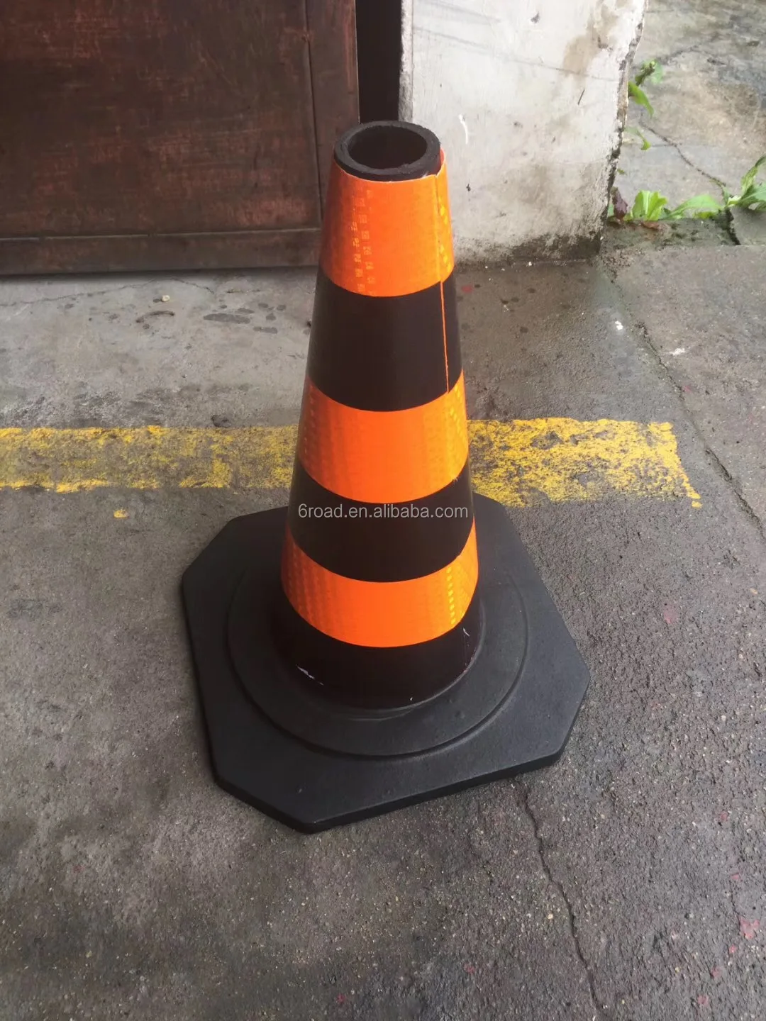 Very Heavy Reflective Black PE Cone, Traffic Road Safety Cone| Alibaba.com
