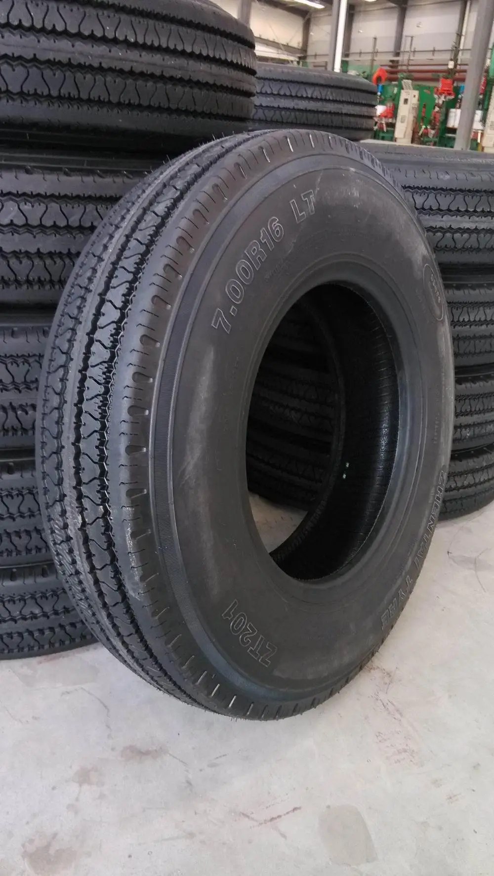Semi-steel Light Truck Tyre 700r16 Lt/c - Buy Light Truck Tyre 700r16 ...