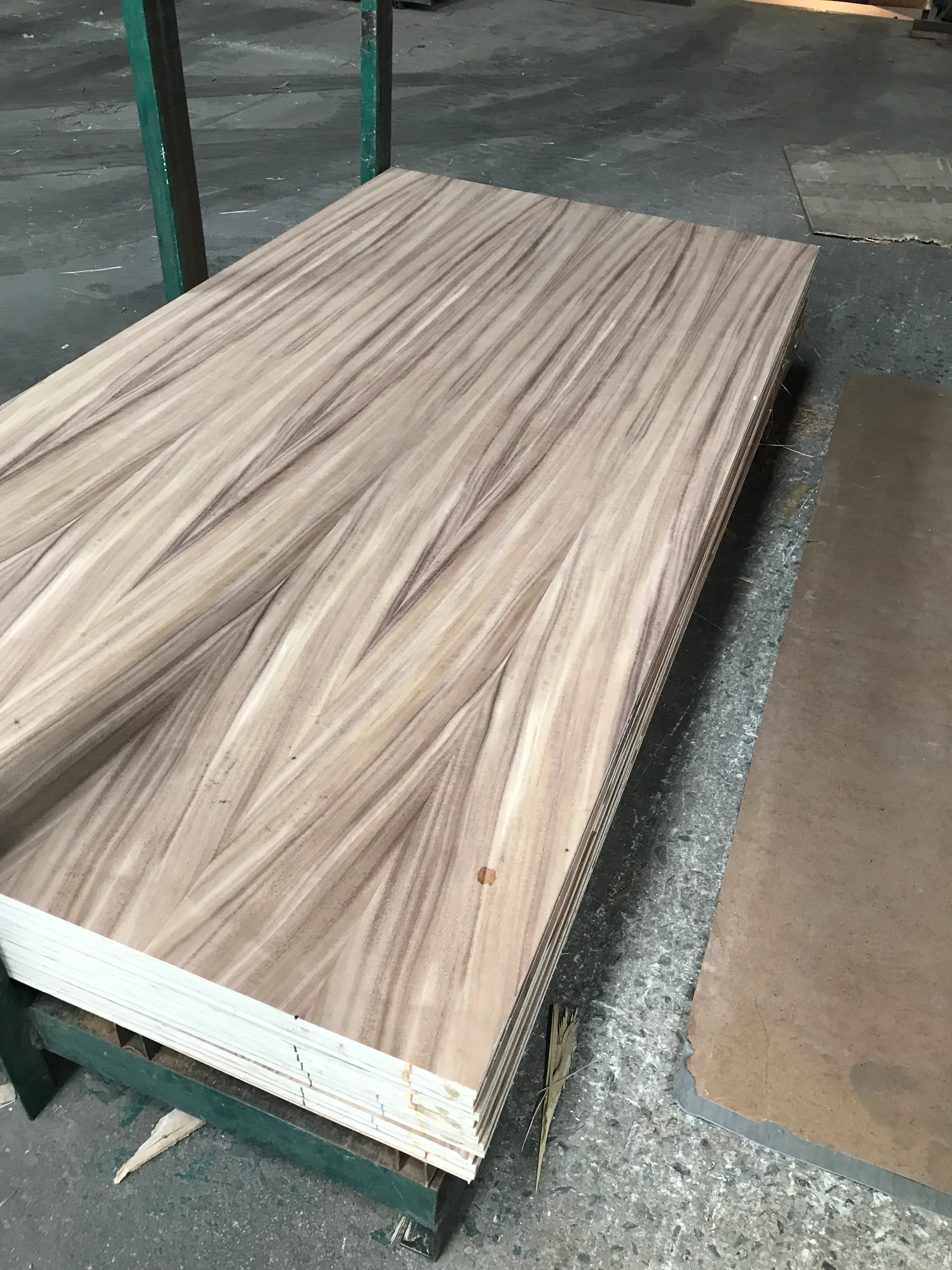 Construction Grade Madera Parota Plywood 3/4 Parcticle Board Tzalam ...