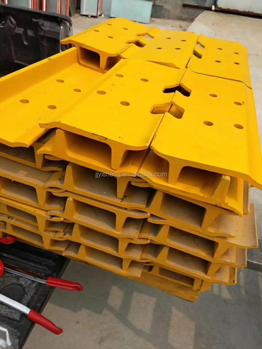 Shantui Bulldozer Swamp Track Shoes - Durable & Efficient