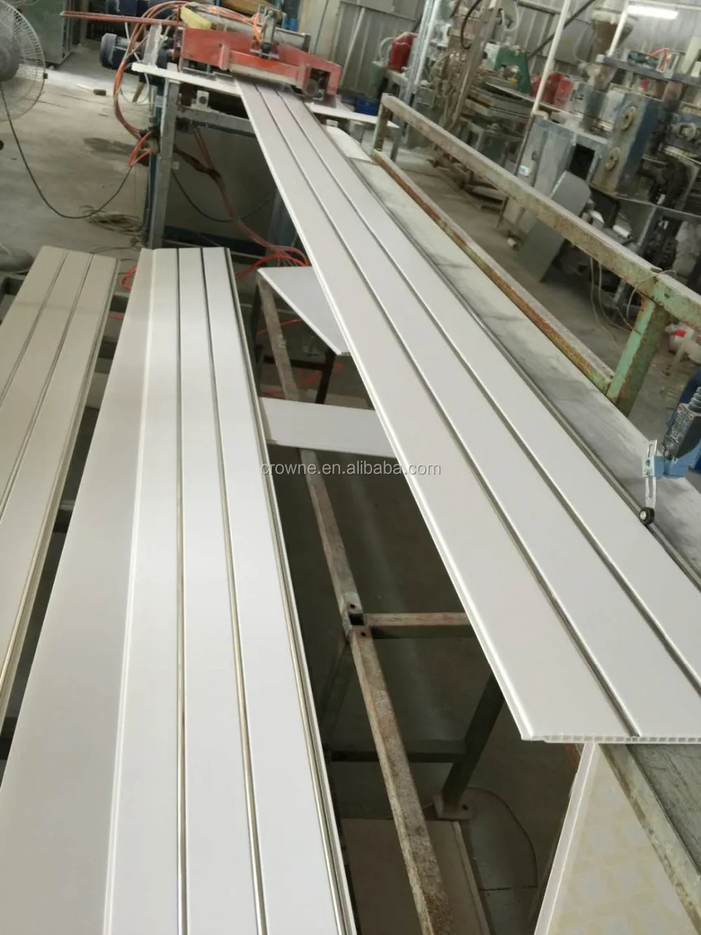 40%pvc 25cm 2.2kg 3 Silver Line Pvc Ceiling Panel For Bathroom - Buy ...