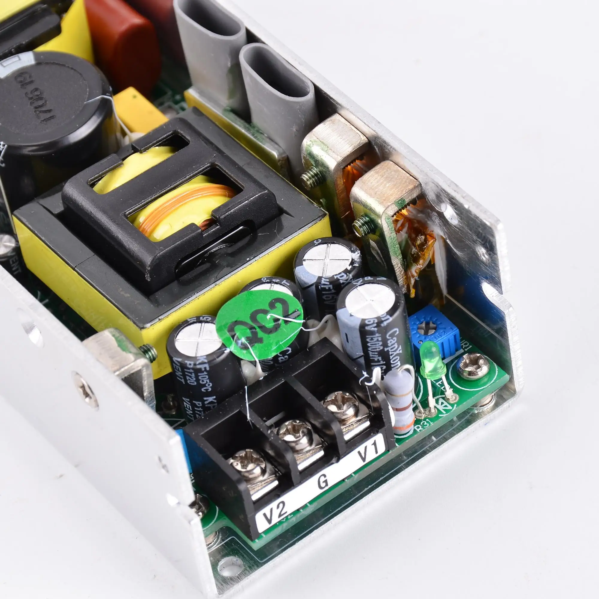 200W Dual Output Power Supply - 12V & 24V Efficiency