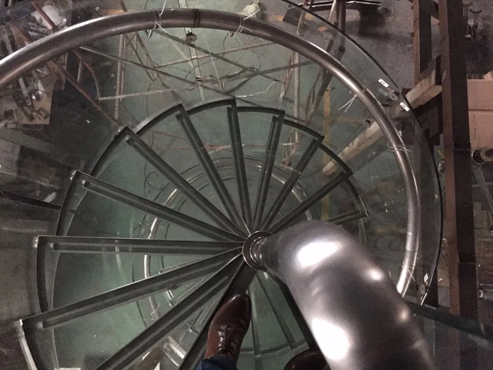 China New Design Arc Staircase Glass Stairs with Glass Railing