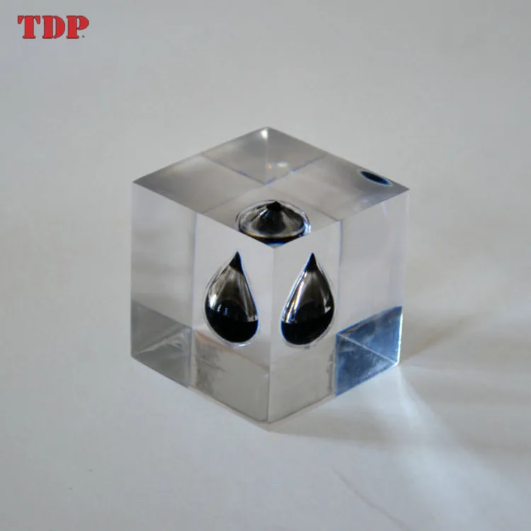 Clear Oil Drop Encased Inside The Acrylic Lucite Cube 50*50*50mm Oil ...
