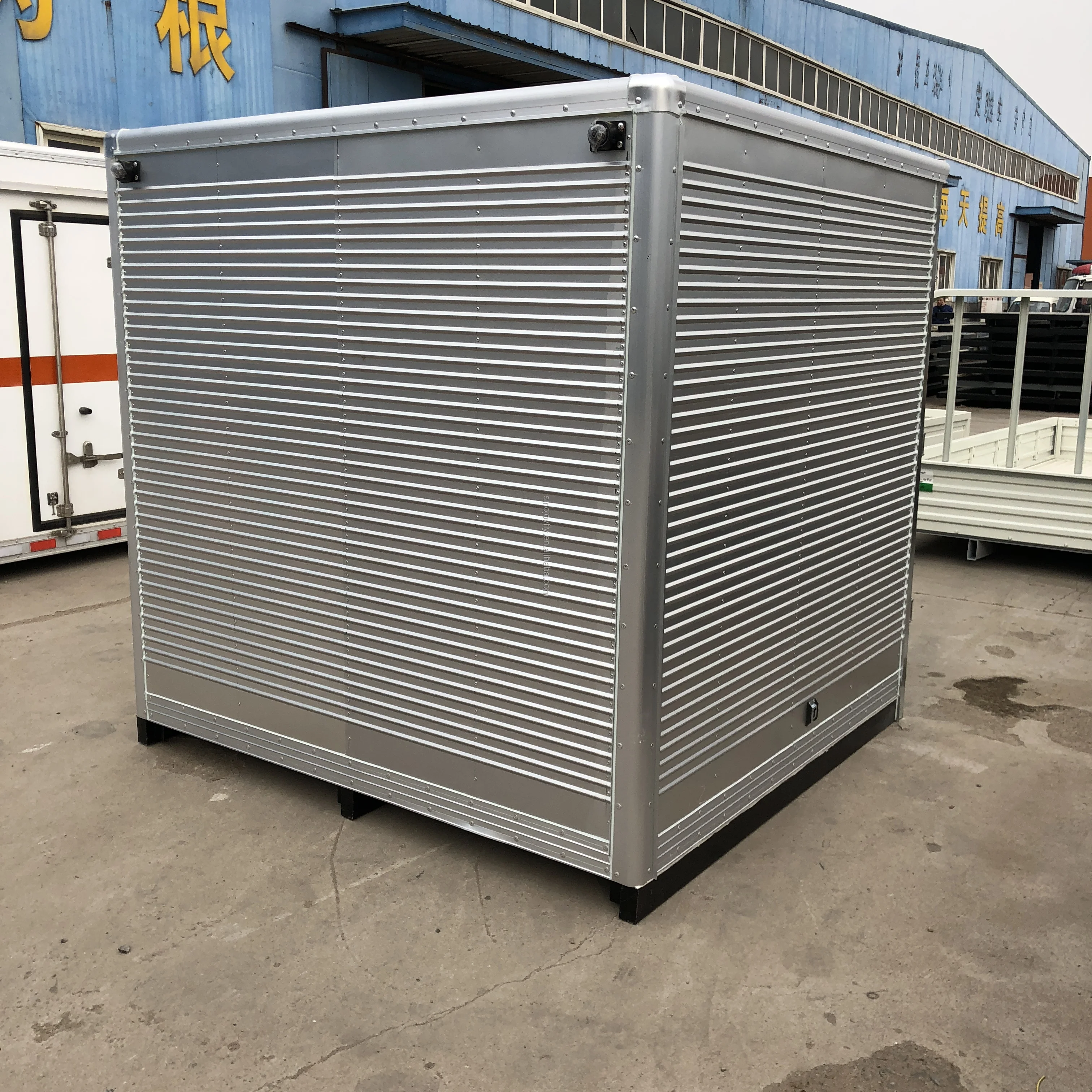Stainless Steel Fiberglass Truck Body Box - Durable & Versatile